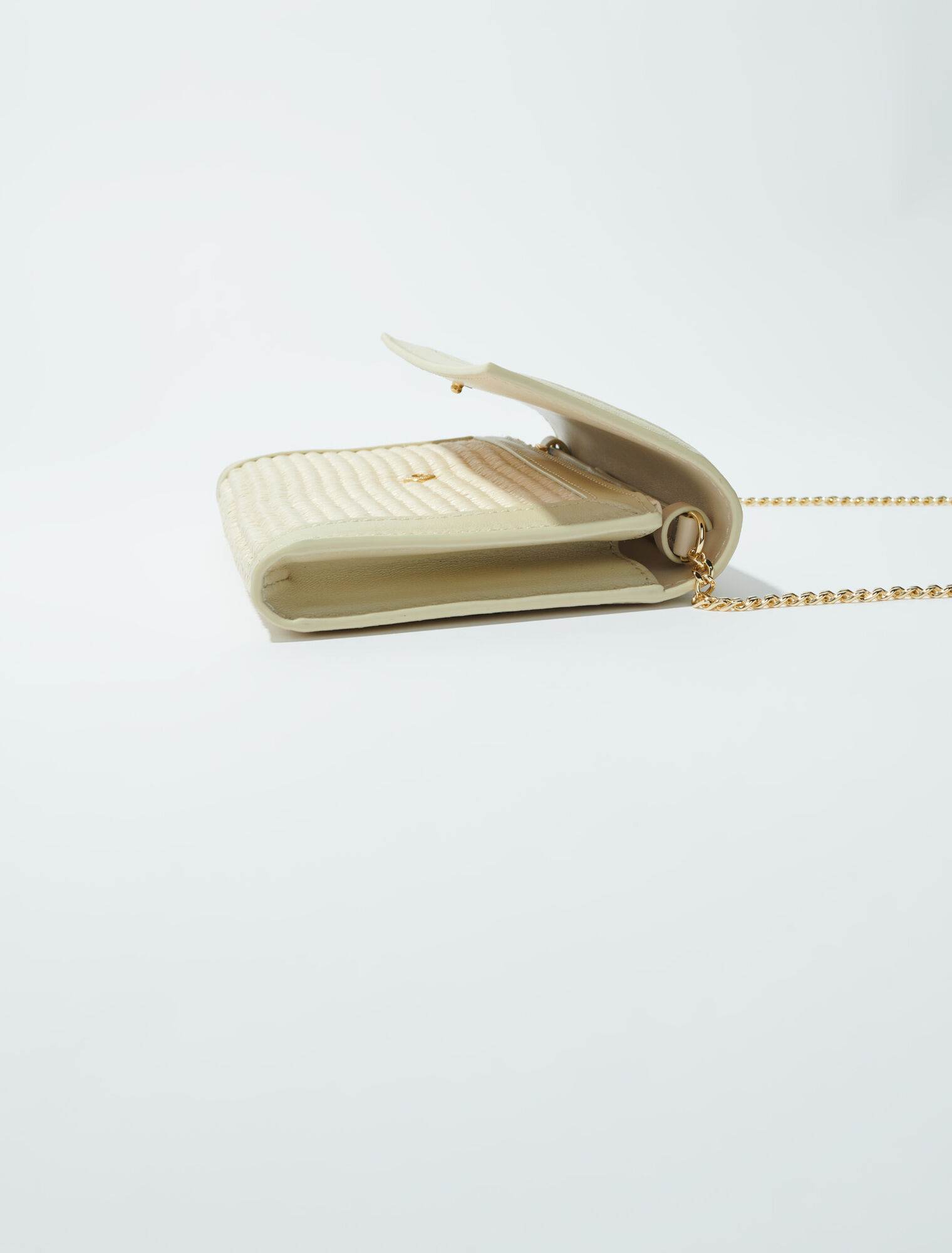 Cartera con cadena efecto rafia - Bolsos de mano | Maje